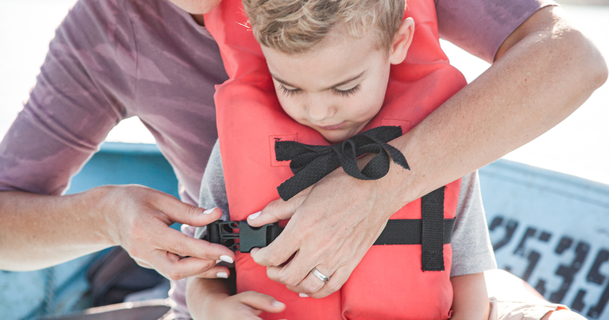 Bootfahren mit Kindern: sicher auf See und Fluss | OUUPS!